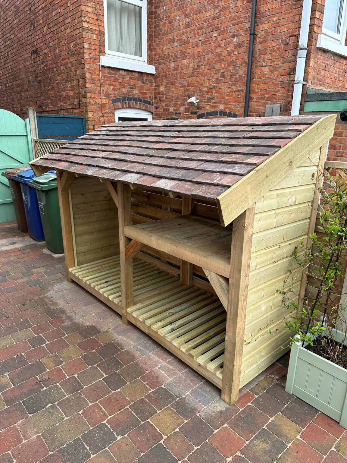 George - Log Store With Kindling Shelf